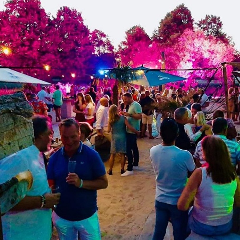 Kom langs bij de beste strandtent van Bussloo | Brodazz Beach